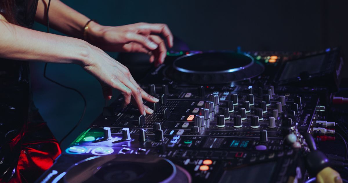 Rave Harmony - The Raver's Guide To The Universe 🌠